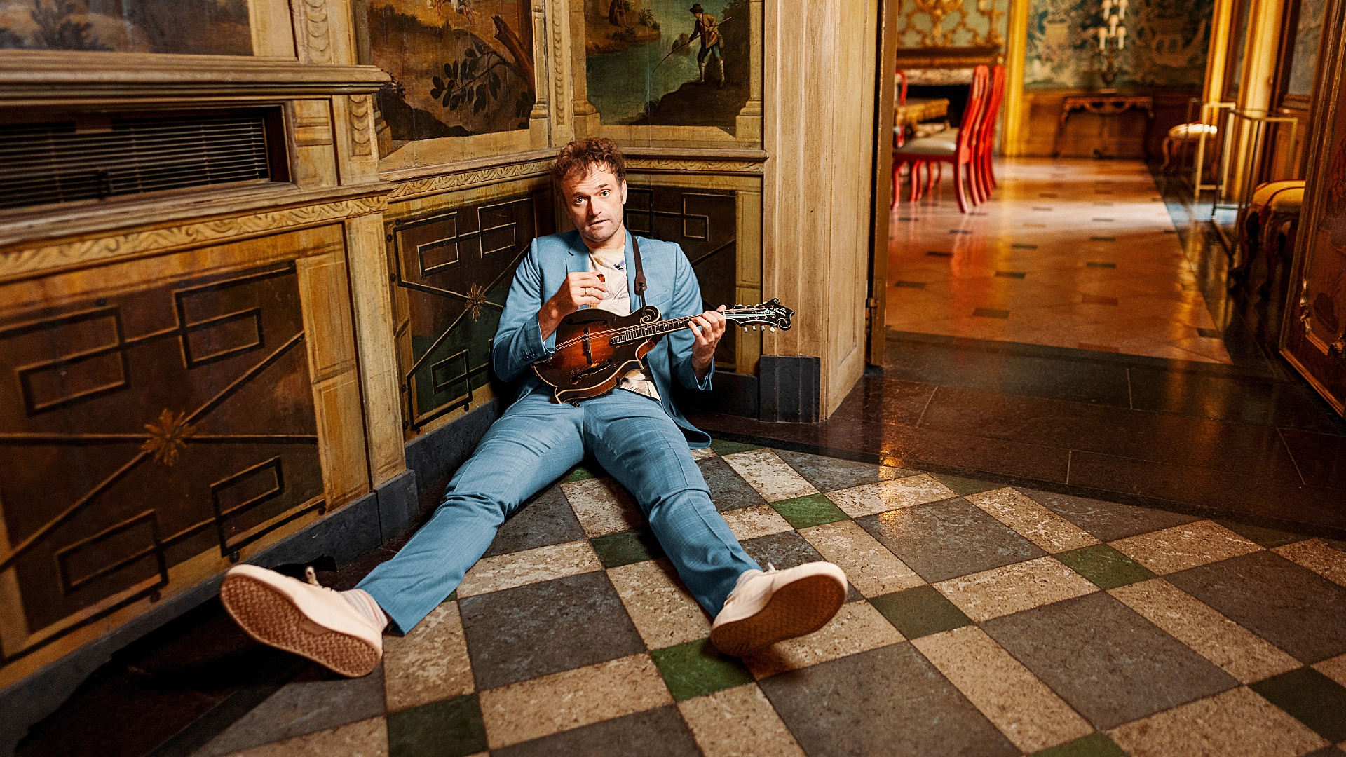 Mandolin wizard Chris Thile plays the PAC in SLO Feb. 28 - New Times ...